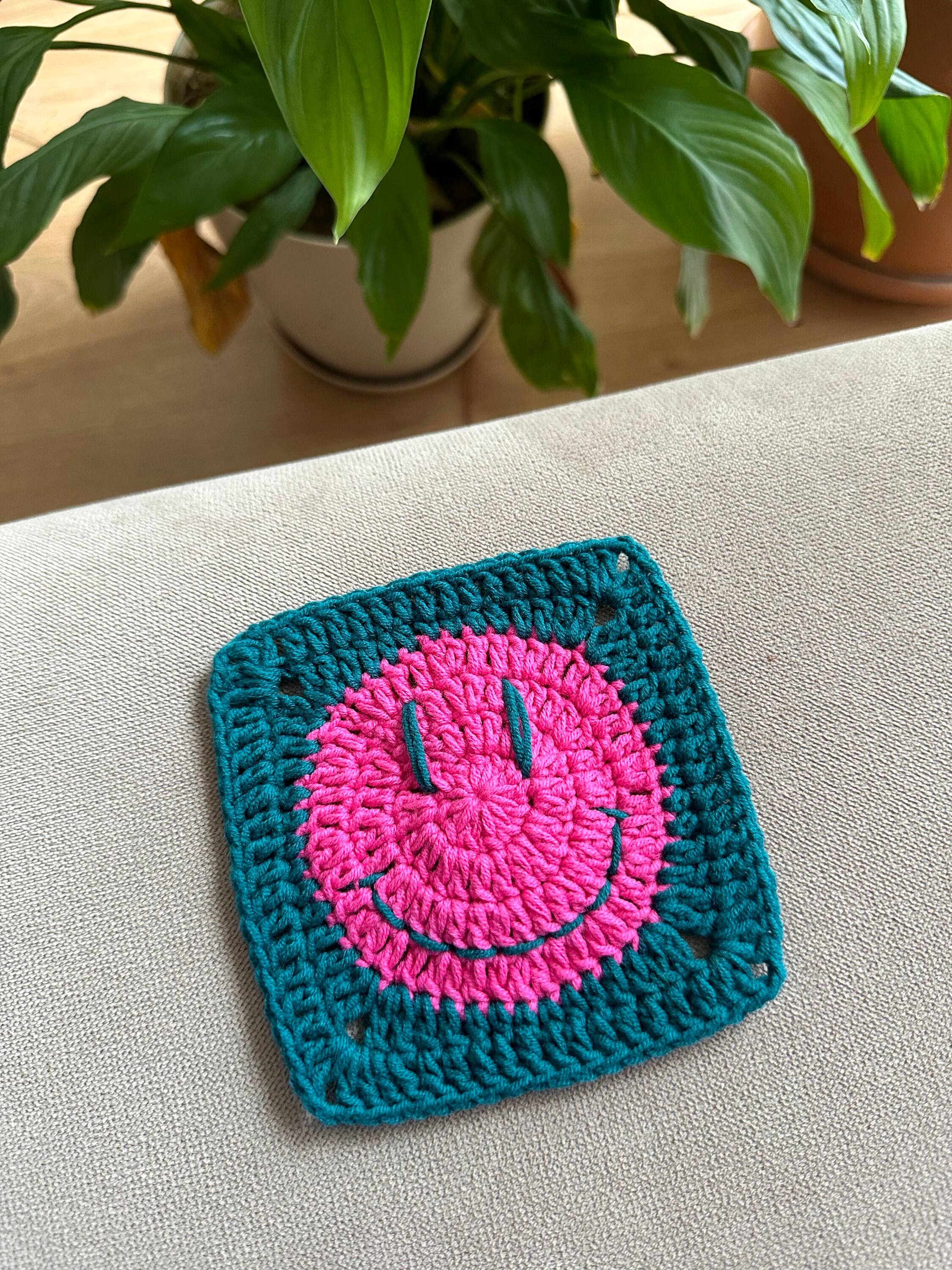Easy Smiley Granny Square Pattern, Crochet Happy Face Pattern, Simple ...
