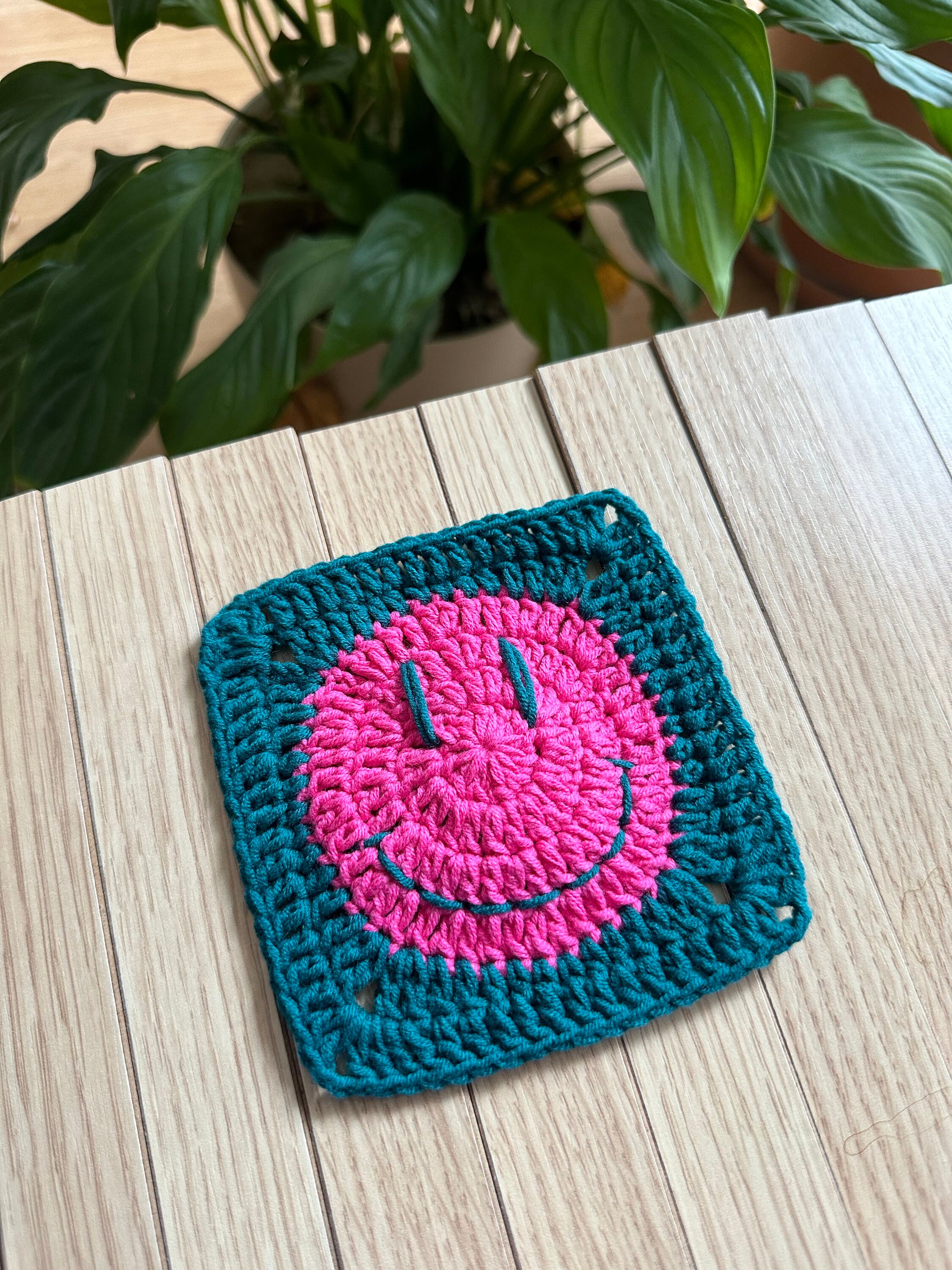 Easy Smiley Granny Square Pattern, Crochet Happy Face Pattern, Simple ...