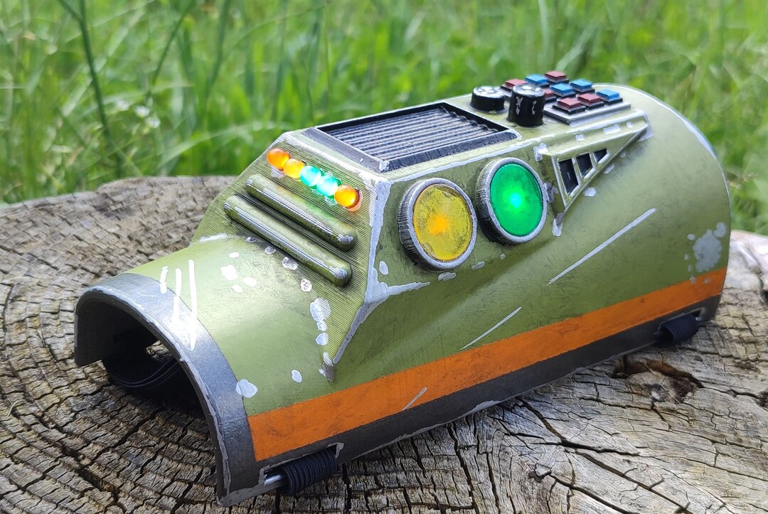 STL Gauntlet of DROIDSMITH / MANDALORIAN Inspired by Star Wars Fan Art ...