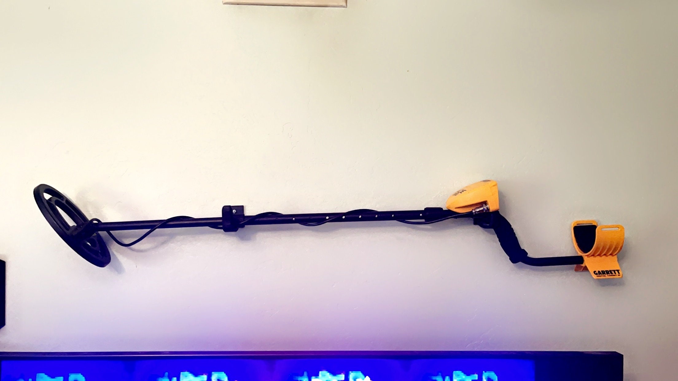 Horizontal Wall Mount for Metal Detectors up To. 12inch Coils! Fits ...