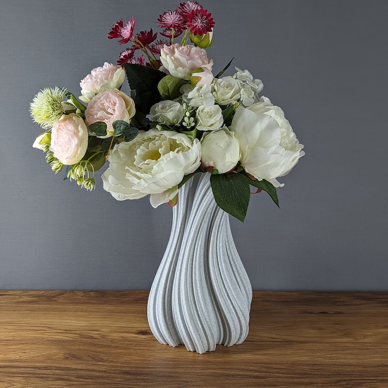 Minimal 3D Printed Vase, Wavy Design, Original and Modern Home Décor ...