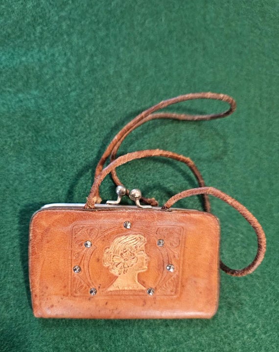 Antique Coin Purse 1920s Leather Kiss Clasp Mini Purse - Gem