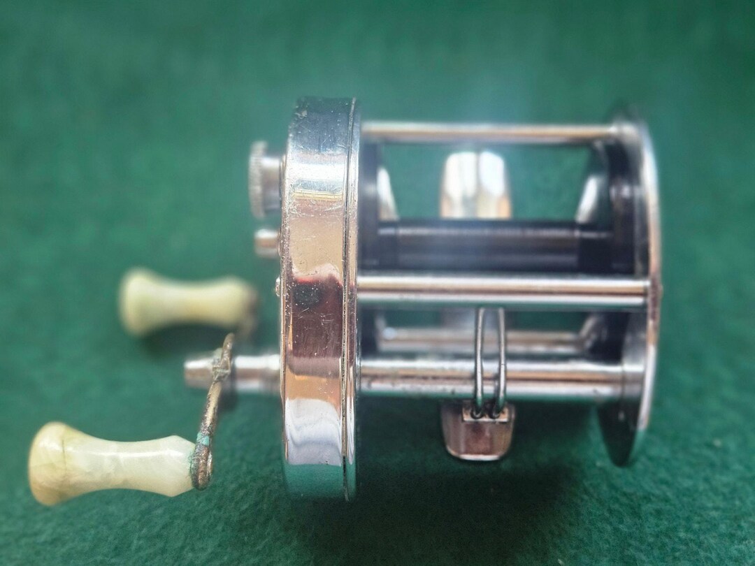 Hawthorne Model 361 Vintage Fly Fishing Reel Made in USA - Etsy
