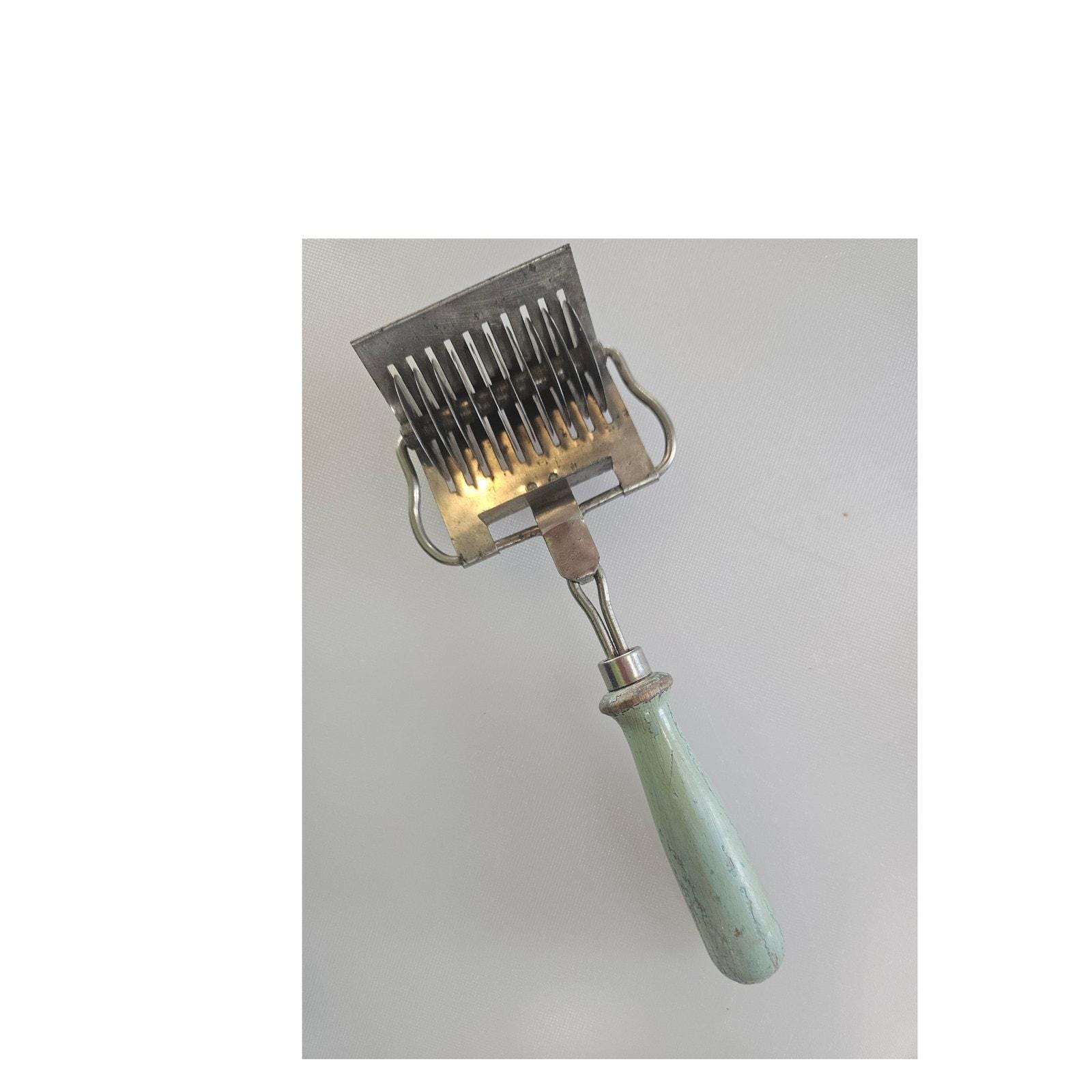 Vintage Pasta Cutter Vintage Kitchen Utensil Vintage Pastry Cutter ...