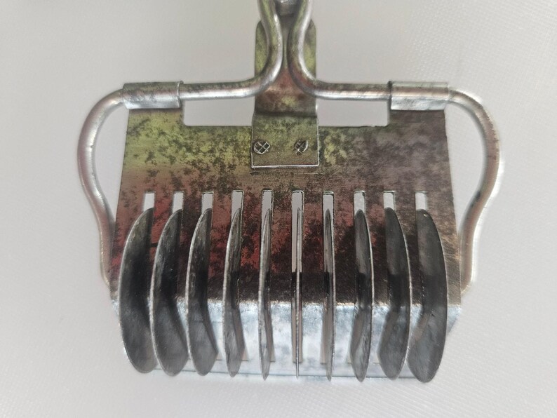 Vintage Pasta Cutter Vintage Kitchen Utensil Vintage Pastry Cutter ...