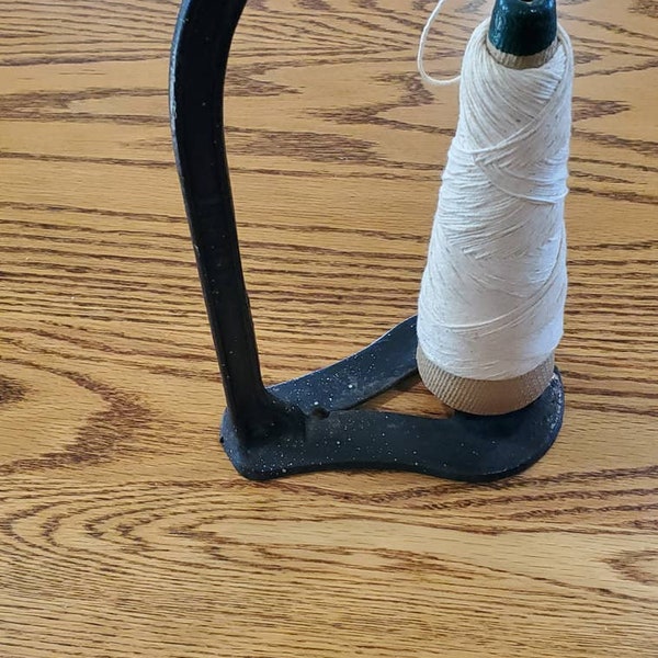 String Holder - Etsy