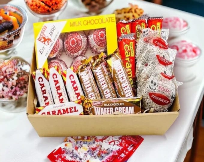 TUNNOCKS GIANT CARAMEL Bars - Box Contains Giant Sized Caramel Wafer ...