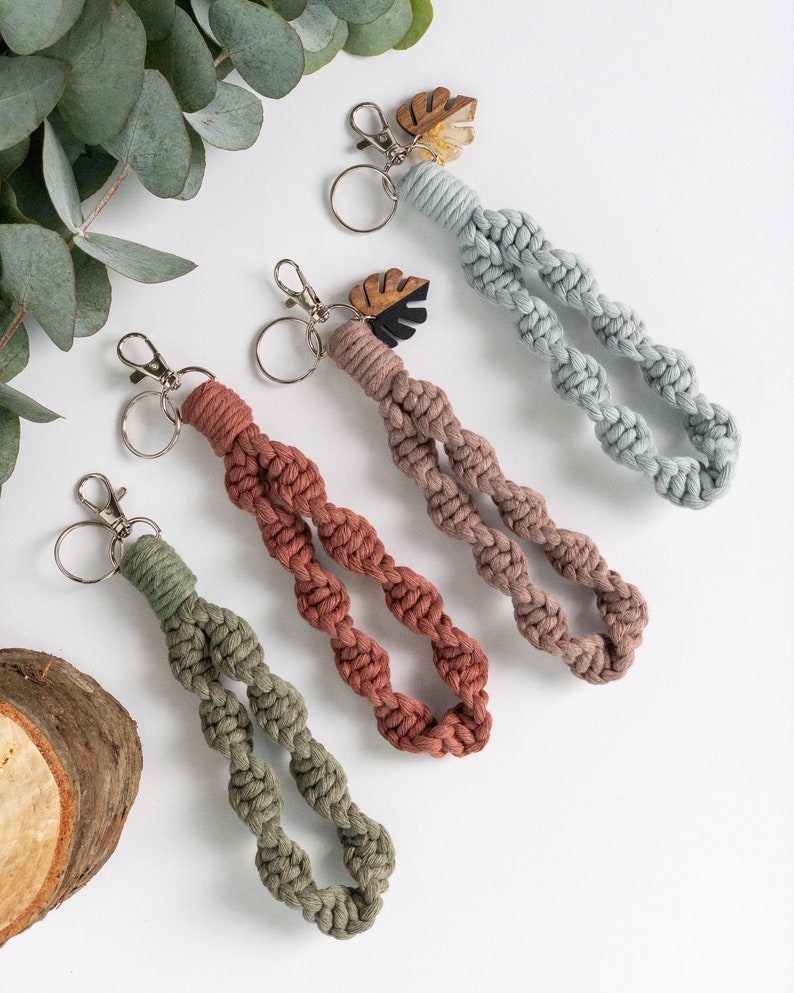 Spiral Macrame Keychain Wristlet and Lanyard Monstera - Etsy