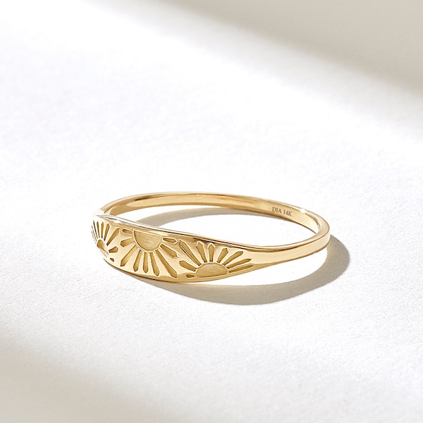 Sun Signet Ring - Etsy