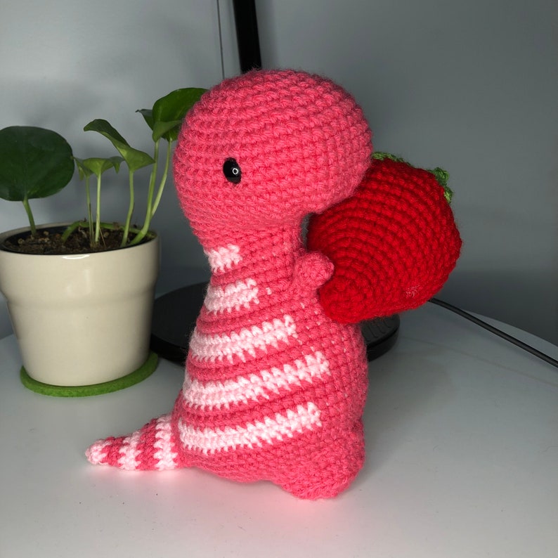 Strawberry Crochet Dinosaur Plushie Cute Pink Aesthetic T-rex Amigurumi ...