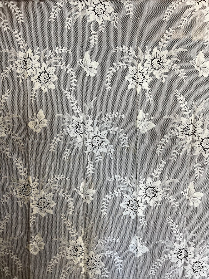 Victorian Design Lace Sample Lace Panel Remnant 146 Cm (57”) / 80cm (31 ...