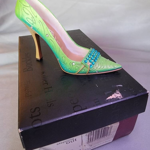 Just the Right Shoe - Etsy