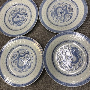 Vintage Chinese Rice Eye Dragon Dinnerware Set: Blue & White Porcelain ...