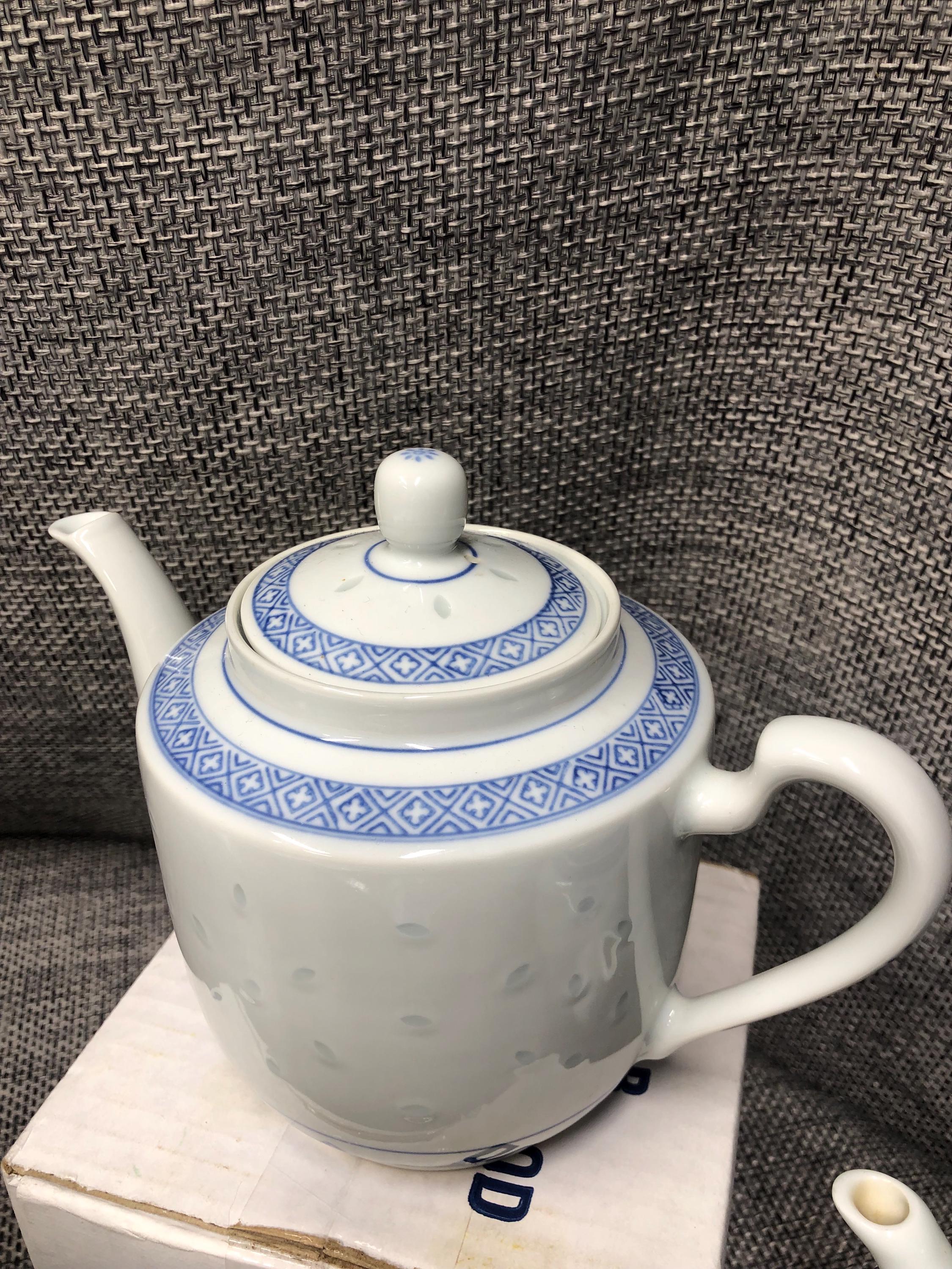 Vintage Chinese Rice Eye Dragon Dinnerware Set: Blue & White Porcelain ...