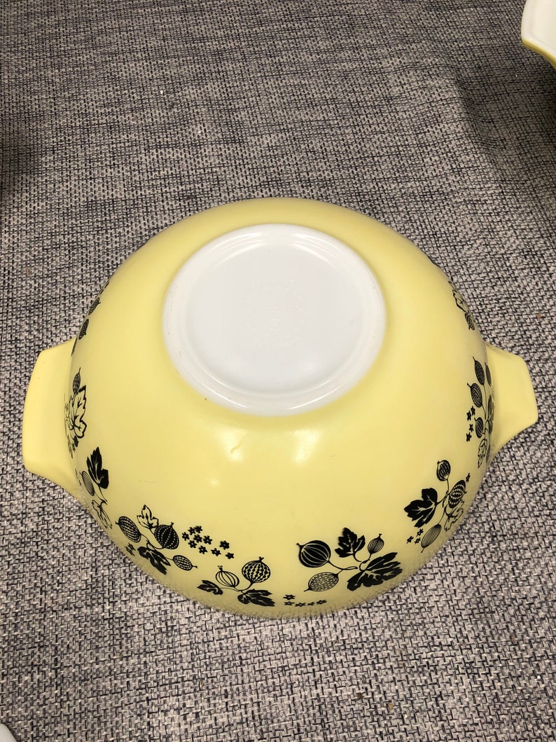 Pyrex Yellow Gooseberry 441 442 443444 Cinderella Mixers - Etsy