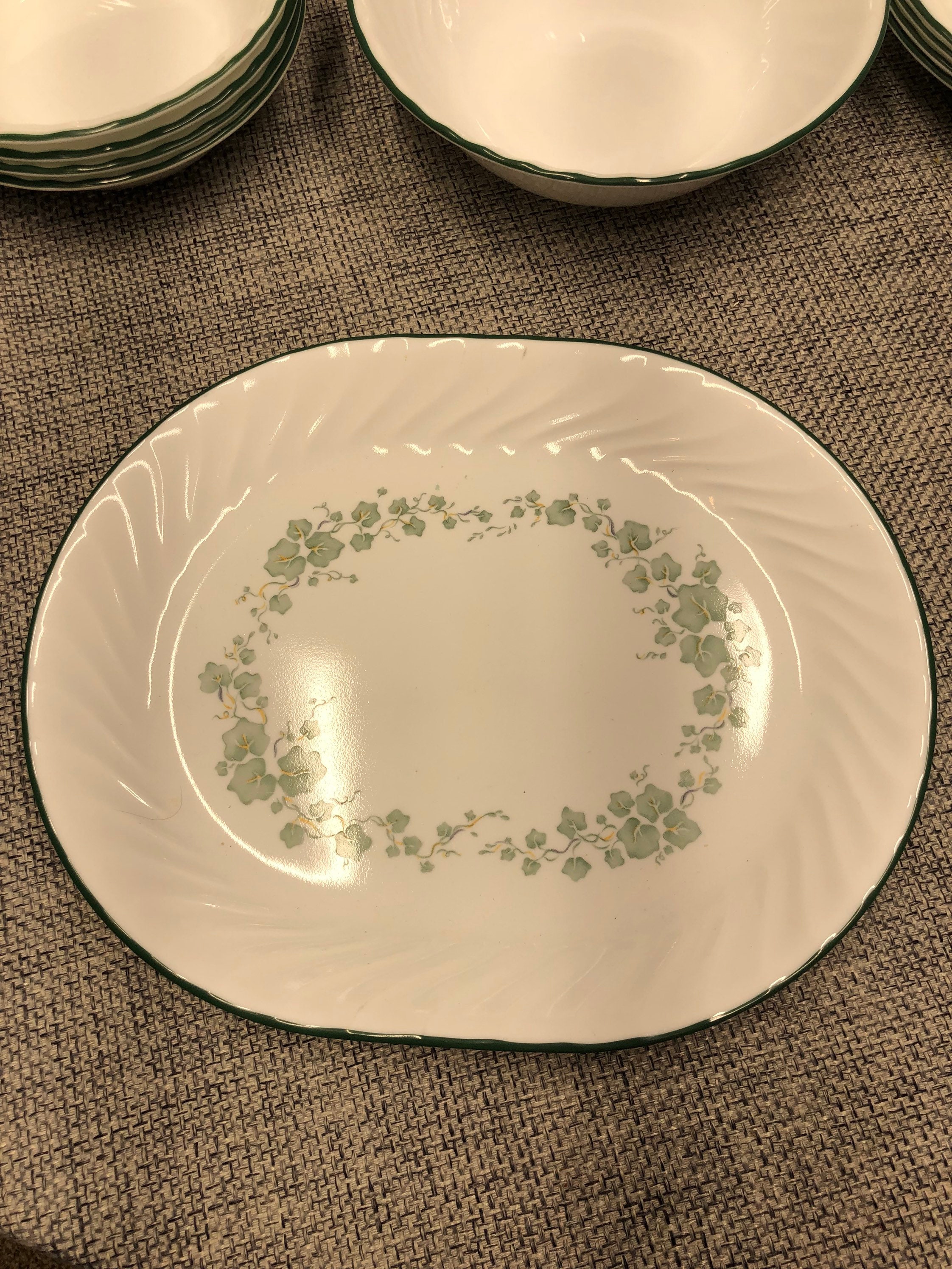 Corelle Green Ivy Callaway Dinnerware Set - Etsy Canada