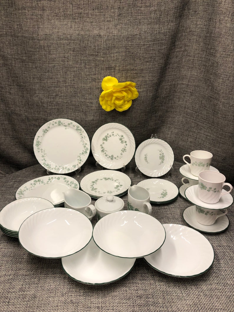 Corelle Green Ivy Callaway Dinnerware Set - Etsy Canada