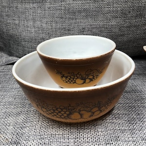 Pyrex Old Orchard Fruit Harvest Casserole, Cinderella, Mixers, & 045 ...