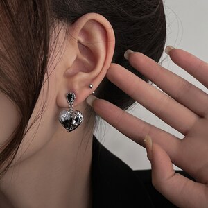 Gradient Black Heart Earrings With Metallic Finish Liquid Metal Black ...
