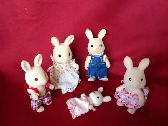 Calico Critters Bunny Family
