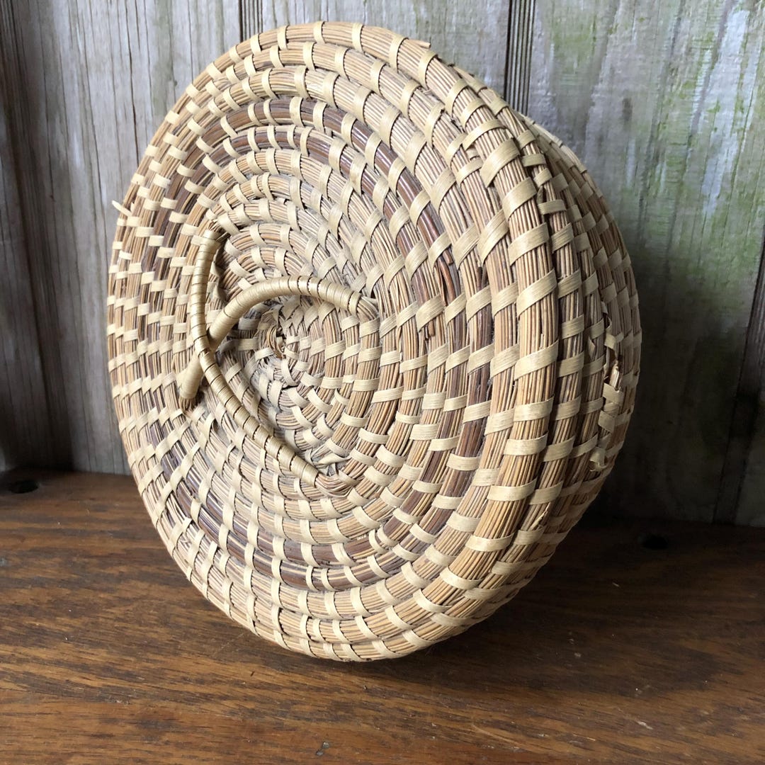 Vintage Gullah Sweetgrass and Longleaf Pine Needle Lidded Sewing Basket ...