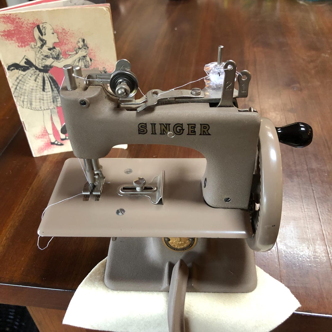 Toy Sewing Machine 1953 Singer Sew Handy Model 20 With Booklet - Etsy