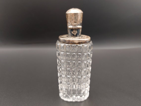 Dutch perfume bottle, cut crystal and silver, early 2… - Gem