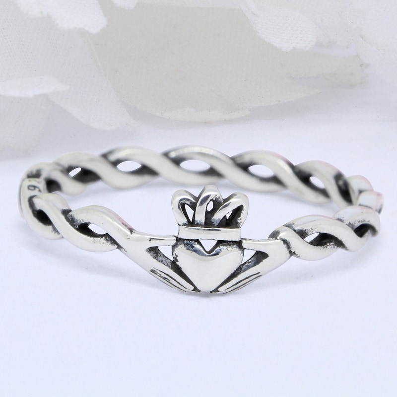 Custom Claddagh Ring - Etsy