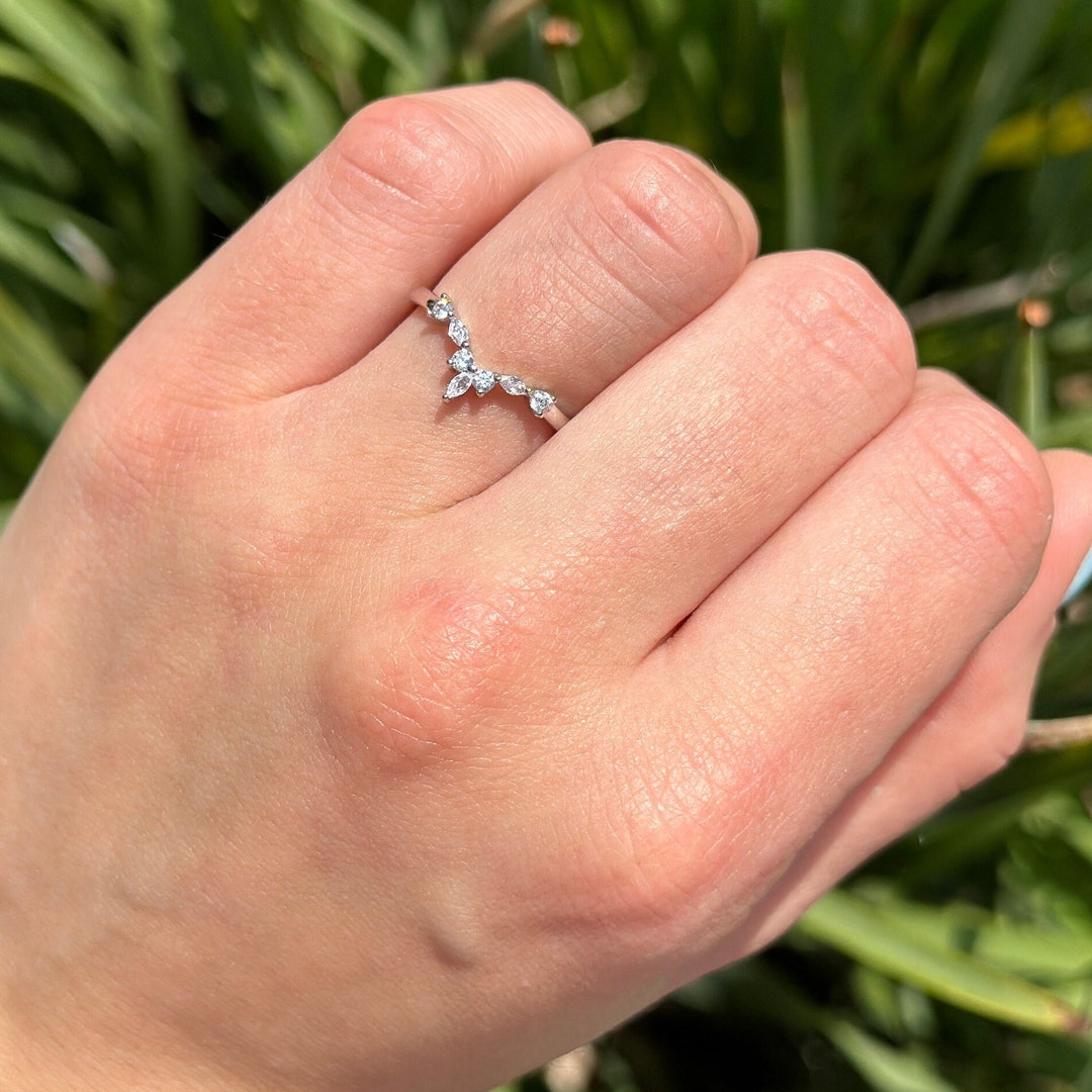 Vintage CZ Chevron Ring, 925 Sterling Silver Wedding Band - Etsy