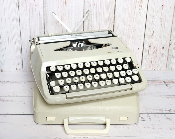 1960s Typewriter Smith Corona Profile Portable Carry Case Off-white ...