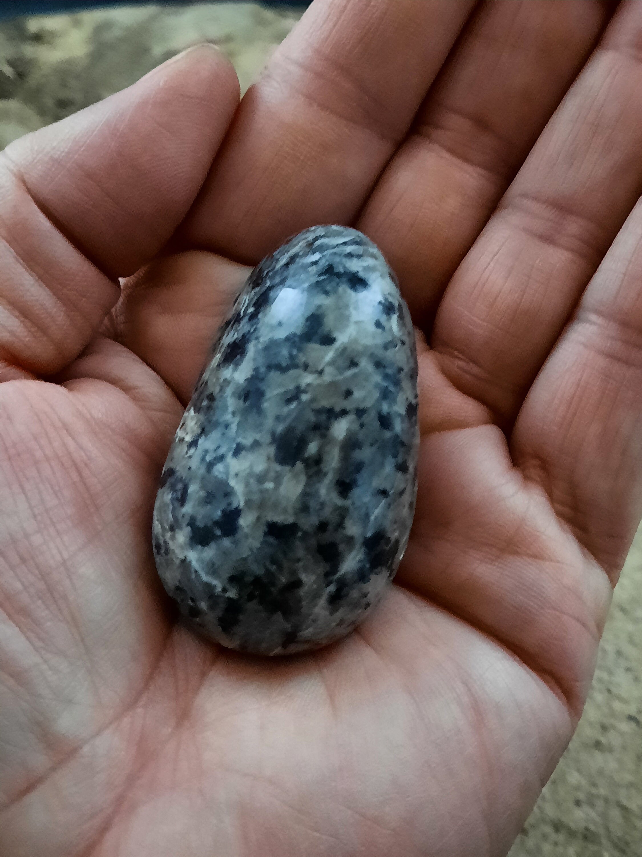 Yooperlite Stone, UV Reactive, Emberlite, Sodalite, Syenite, Mineral ...