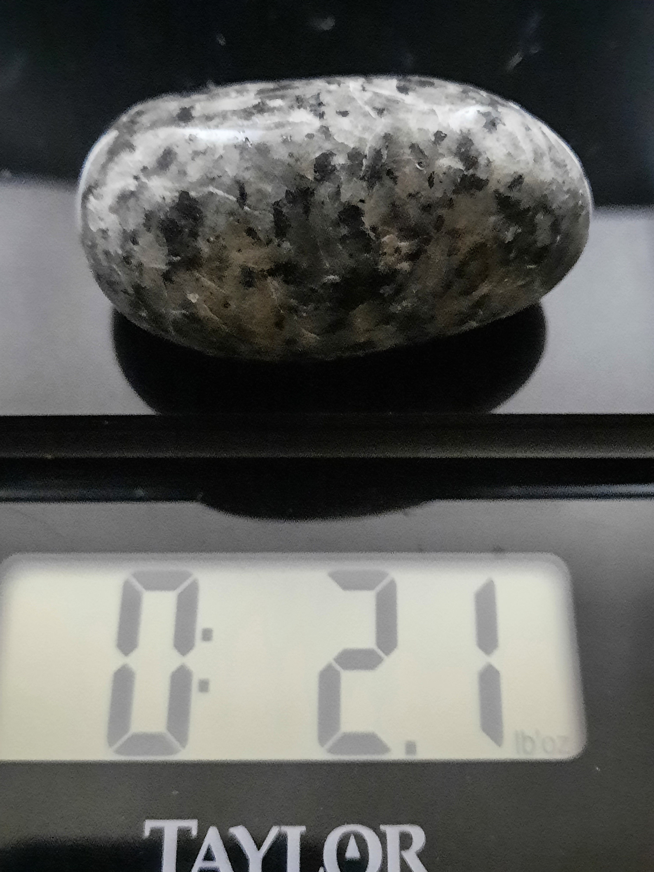 Yooperlite Stone, UV Reactive, Emberlite, Sodalite, Syenite, Mineral ...