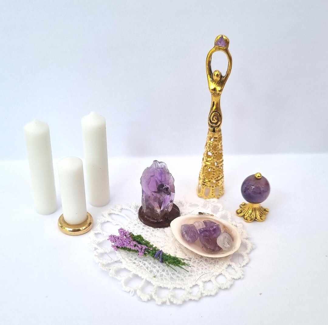 Dollhouse Witch's Purple Shrine Altar Set. Goddess, Candles, Amethyst ...