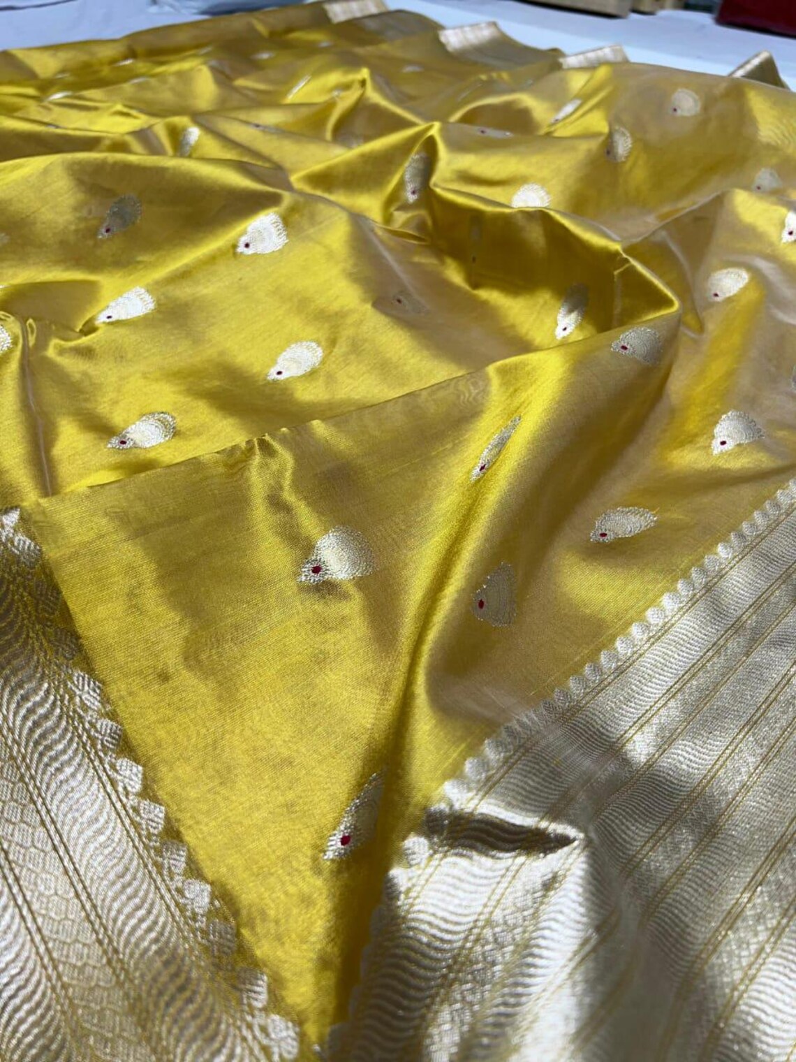 Handwoven Chanderi Silk Saree: Silver Zari Border, Traditional Pallu - Etsy