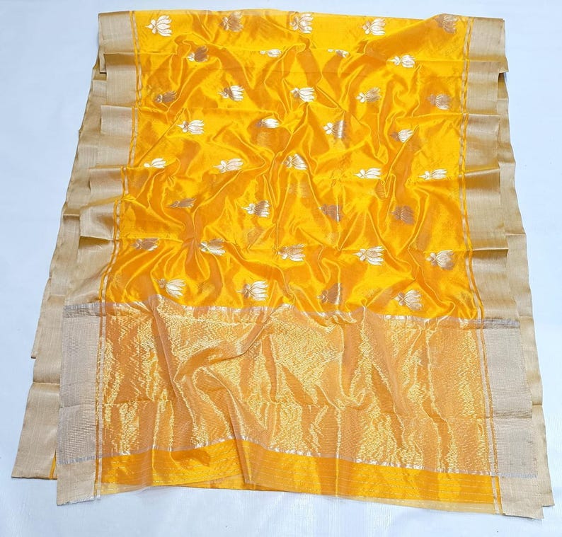 Original Handloom Chanderi Silk Sarees. Light and Easy to Wear Material ...