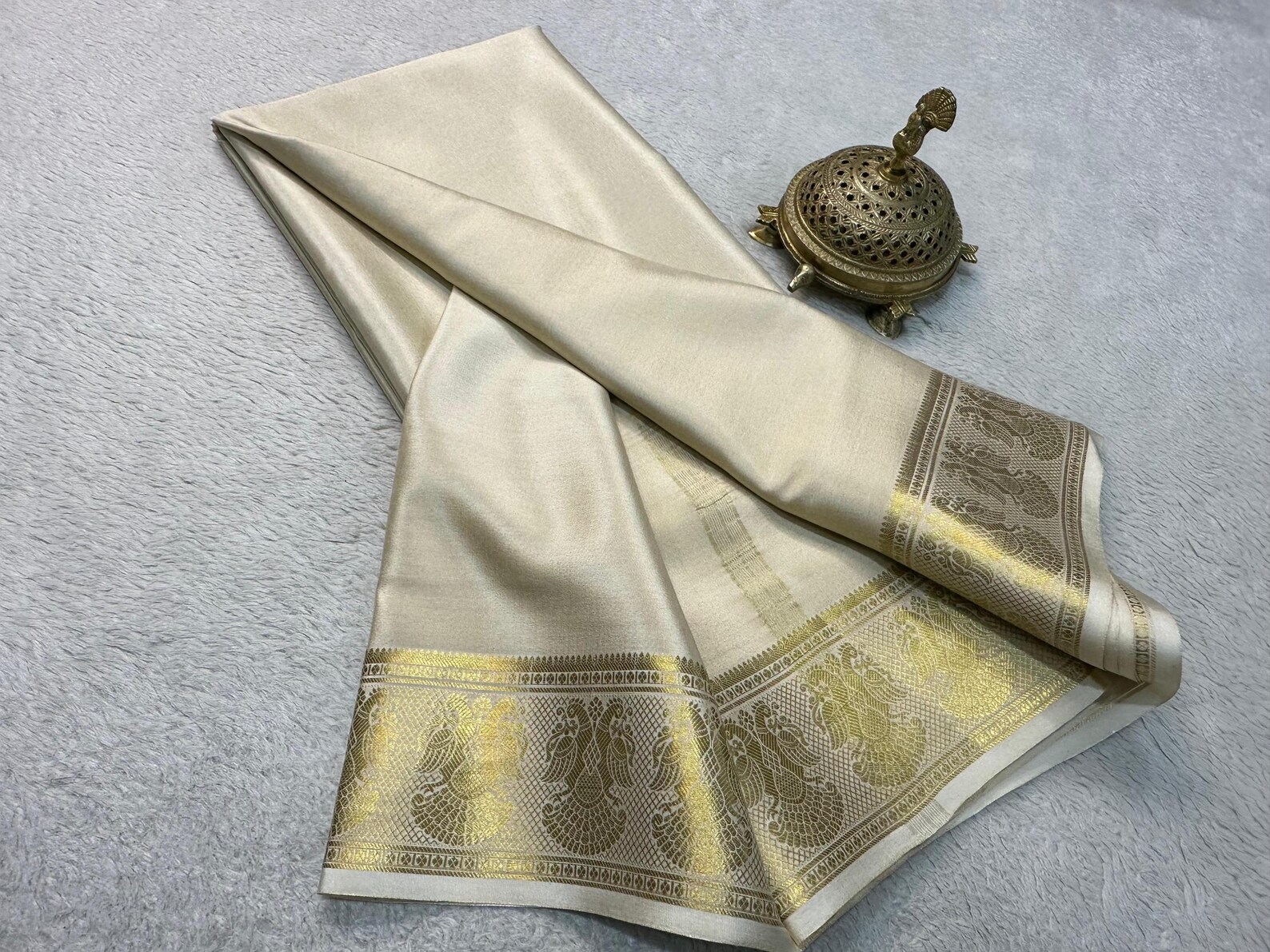 Mysore Silk Saree: Gandaberunda Bird Border, Solid Colors - Etsy