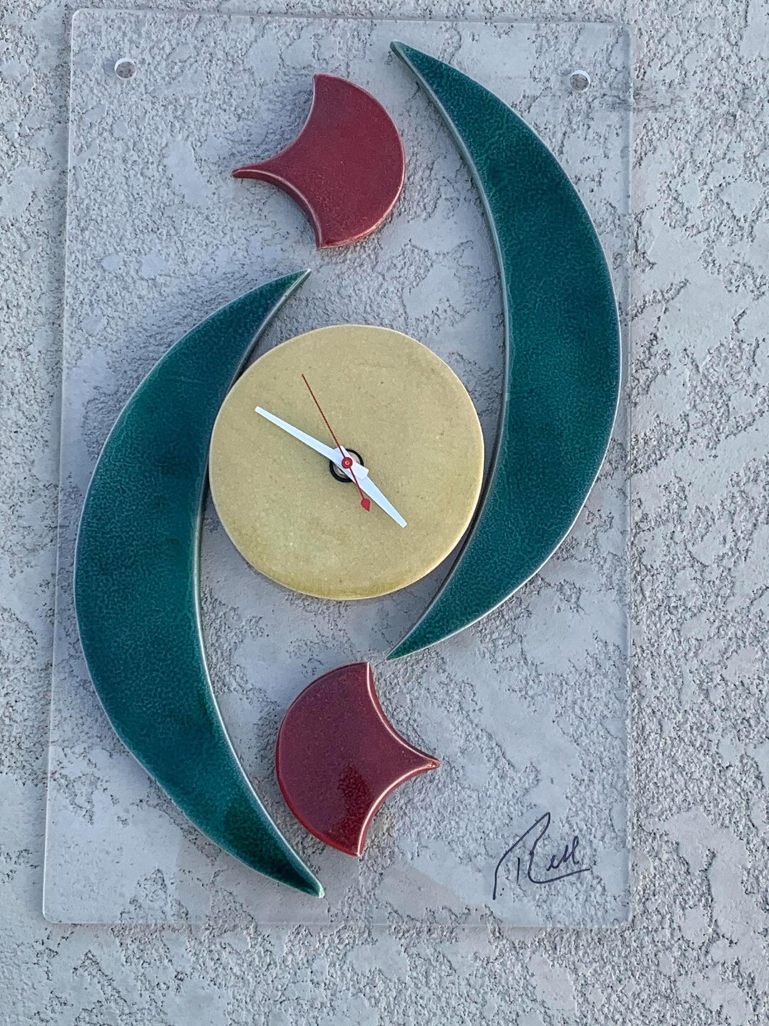 Power Green Clay Clock. Aged Red Arrowheads Accent Rare Design ...