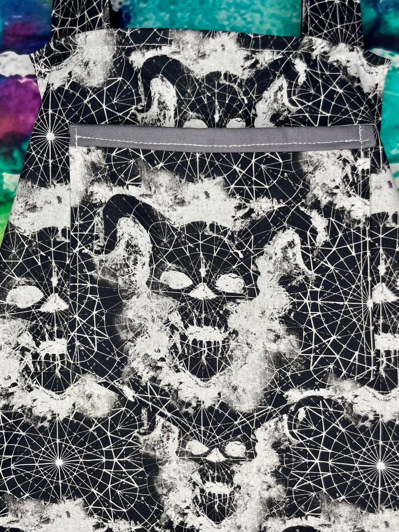 Black and White Demonic Horned Skull With Geometric Shapes - Etsy