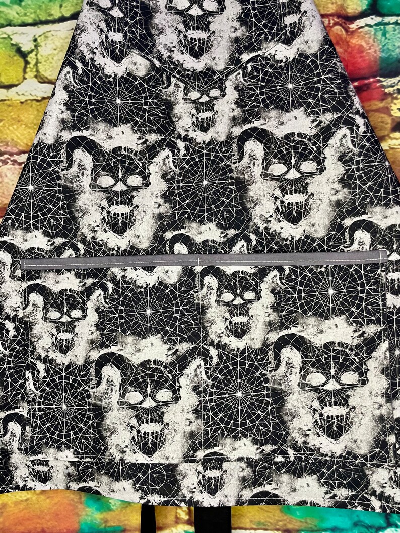 Black and White Demonic Horned Skull With Geometric Shapes - Etsy