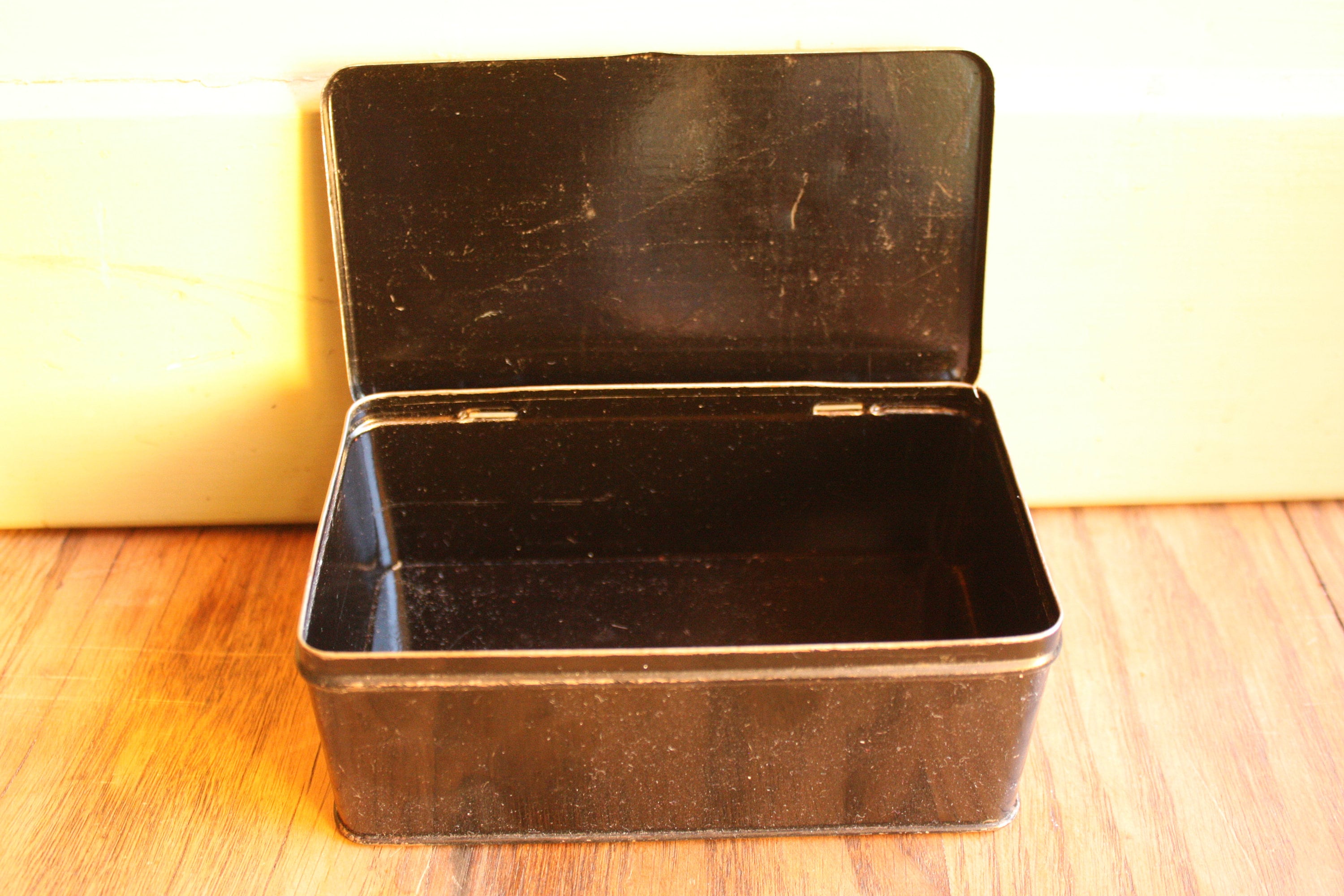 Vintage KAYSER Sewing Machines Tin Can - Etsy