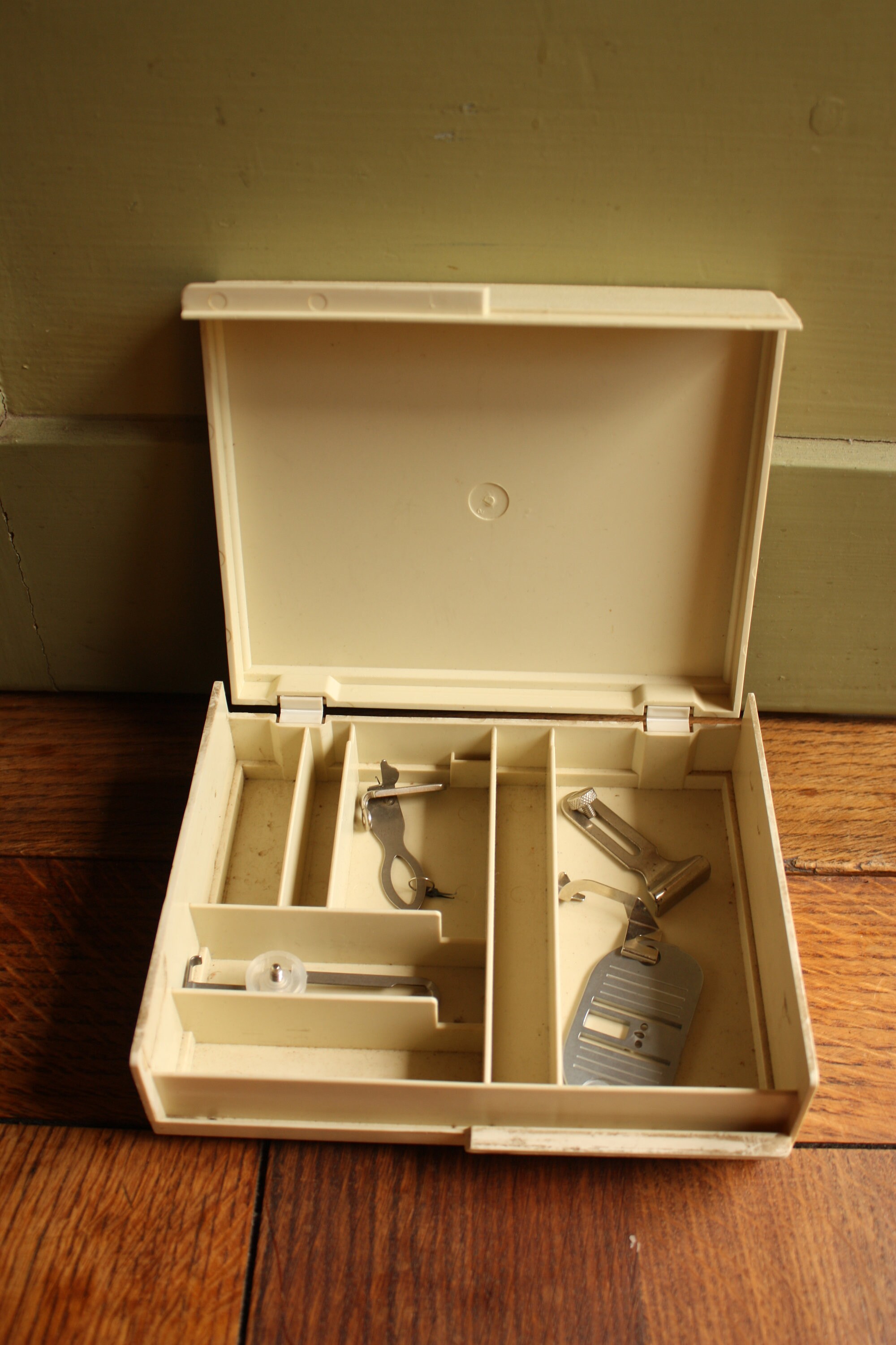 Vintage Singer Sewing Machine Attachments/accessories Case - Etsy