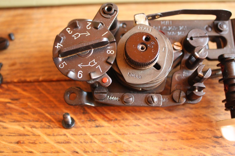 PFAFF Automatic Emboidery Mechanism for PFAFF 260, 262, 362, 360 Etc ...