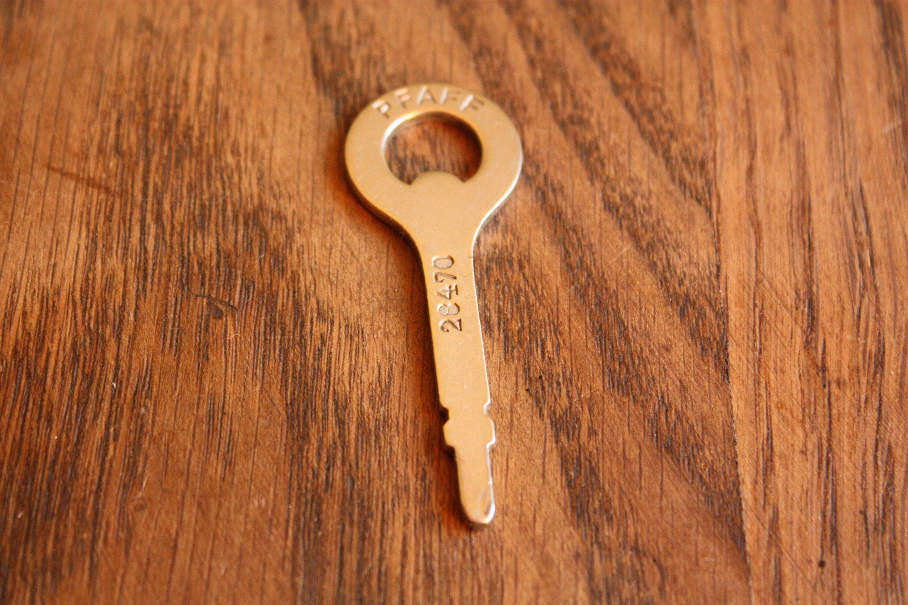 PFAFF 28470 Key for Sewing Machine Bentwood Case Cover or Treadle Table ...