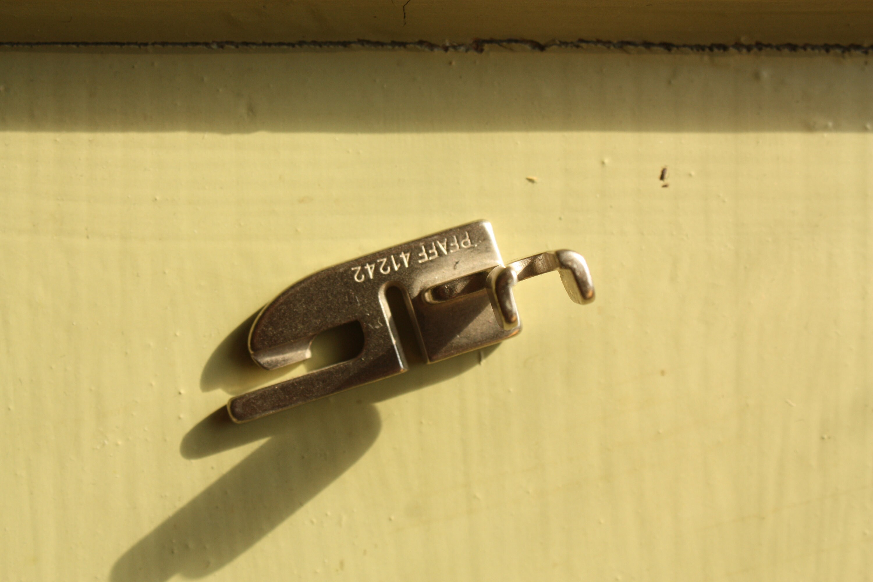 PFAFF Felling Foot 41242 or 93-847561-06 for Flat Felled Seams, for Low ...