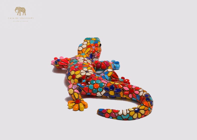 Flower Salamander Figure , Figura De Salamandre , Figure De Salamandra ...