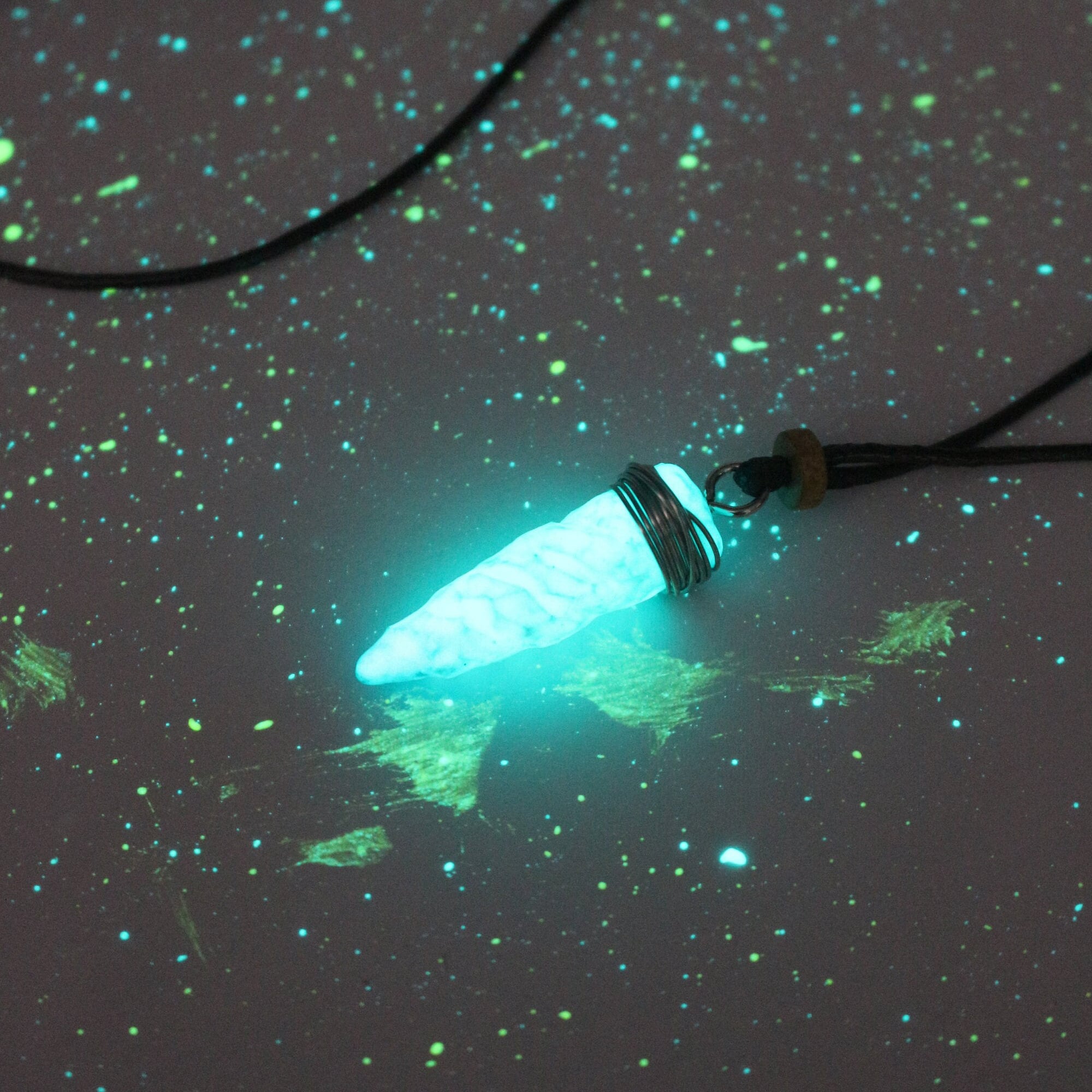 Necklace Glow in the Dark Ice Blue, Luminous Stone, Bioluminescent ...