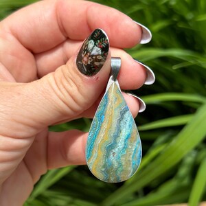 Lace Agate Natural Crystal Color Enhanced Pendants | Dyed Crystal ...