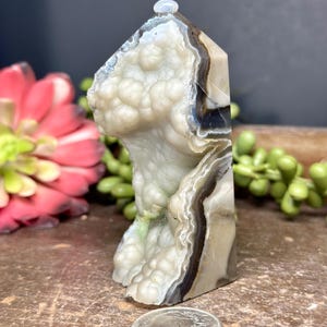 Volcano Agate Natural Crystal Towers | UV Reactive Volcano Agate | UV ...