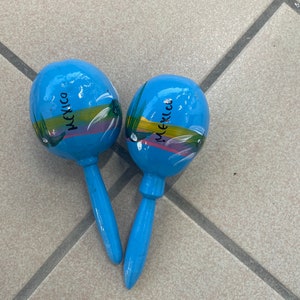 Mexican Crafts. Penachos. Hueseras. Panderos. Maracas Para Bailes ...