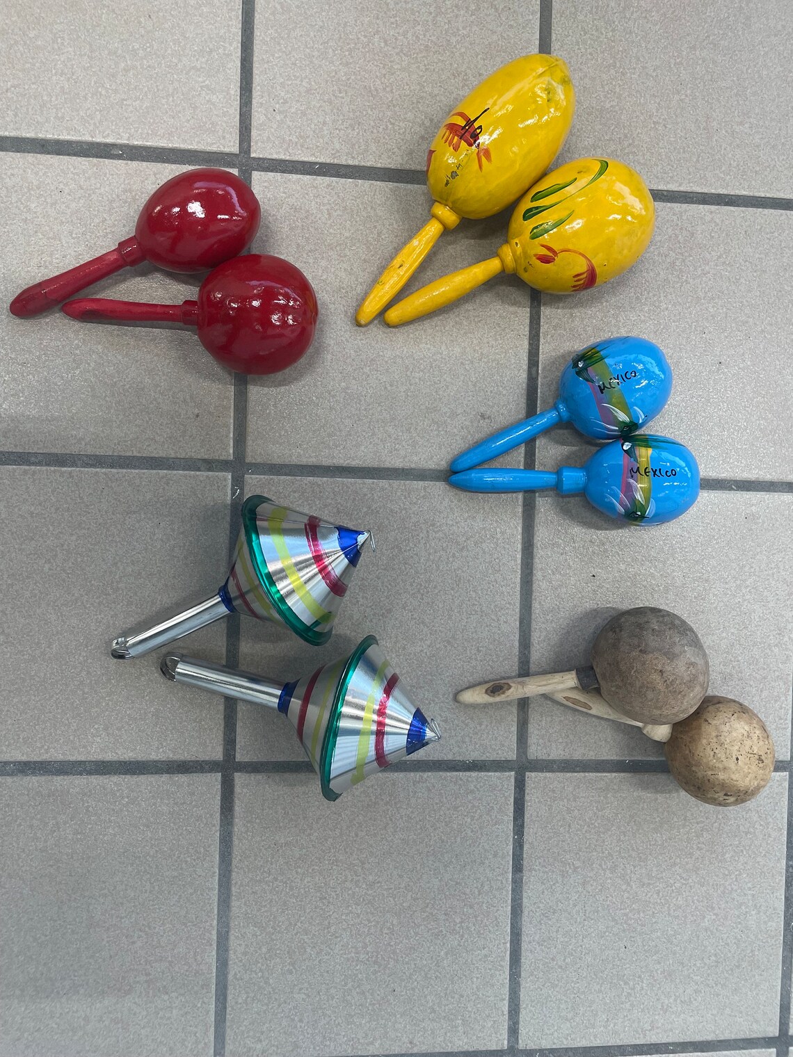 Mexican Crafts. Penachos. Hueseras. Panderos. Maracas Para Bailes ...